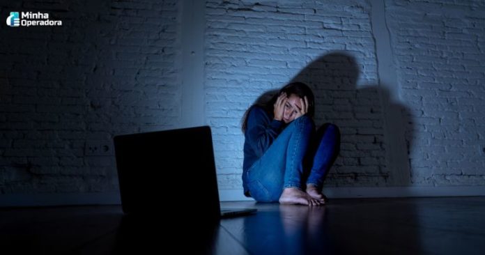 Cyberbullying e outras práticas na internet são considerados crimes ...