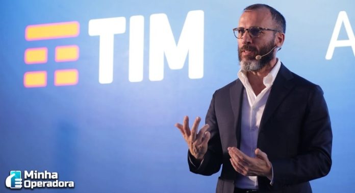 Grupo TIM projeta avanço de 3% em receitas após venda da NetCo — Minha ...